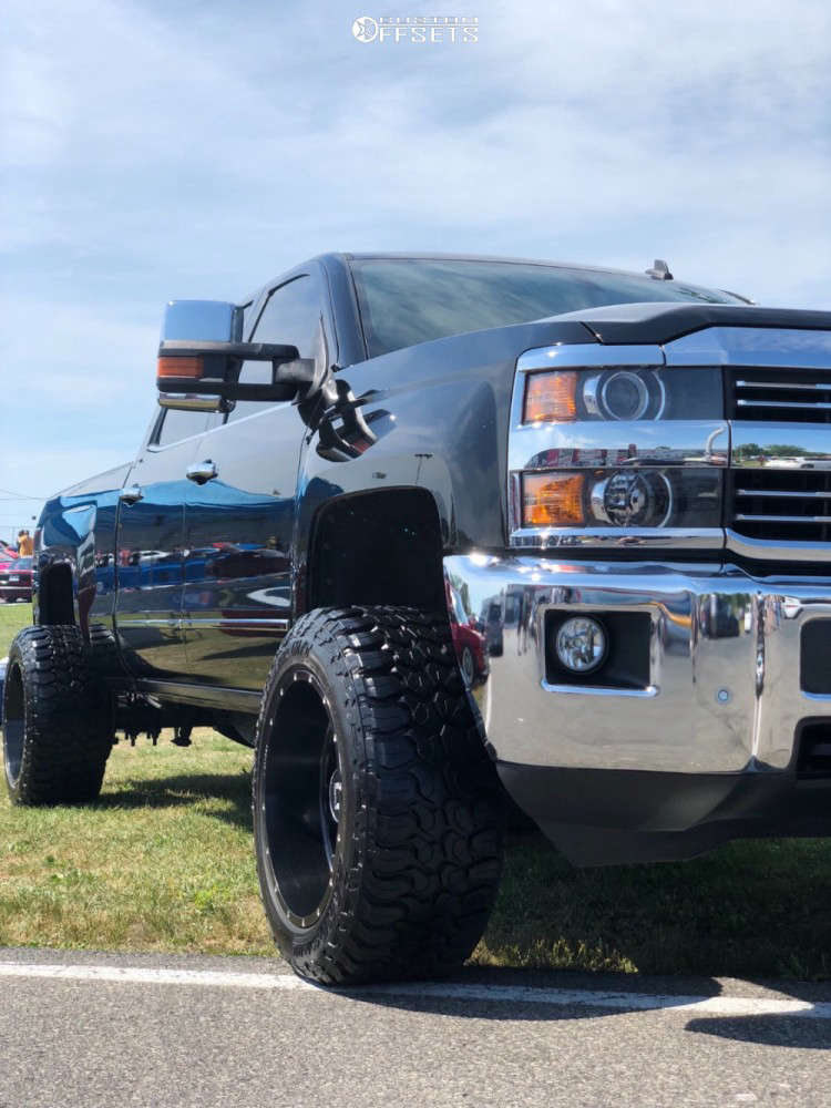 2015 Chevrolet Silverado 2500 HD with 20x12 -44 Hostile Sprocket and 33 ...