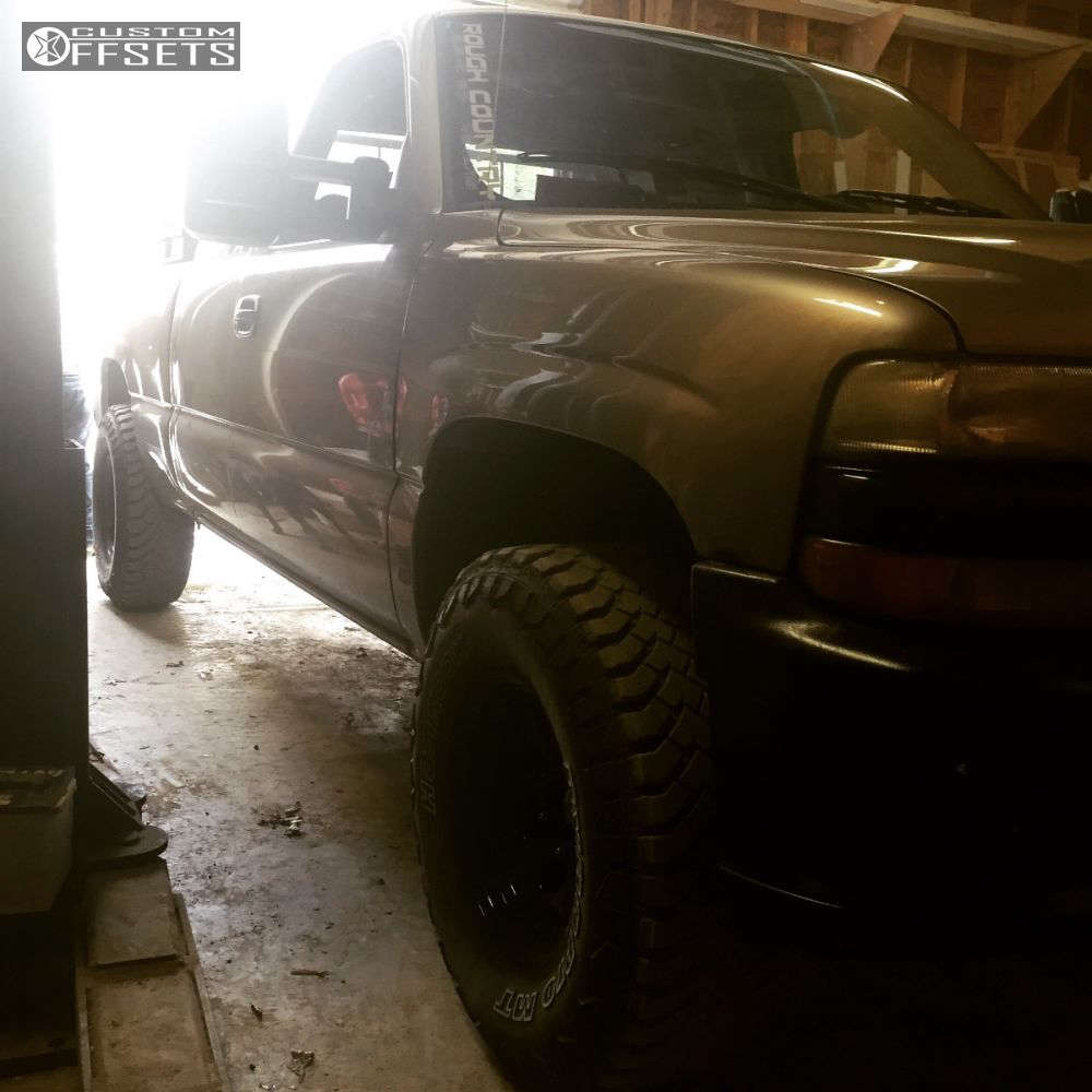 2000 Chevrolet Silverado 1500 with 16x8 -12 Vision Soft 8 and 285/75R16 ...