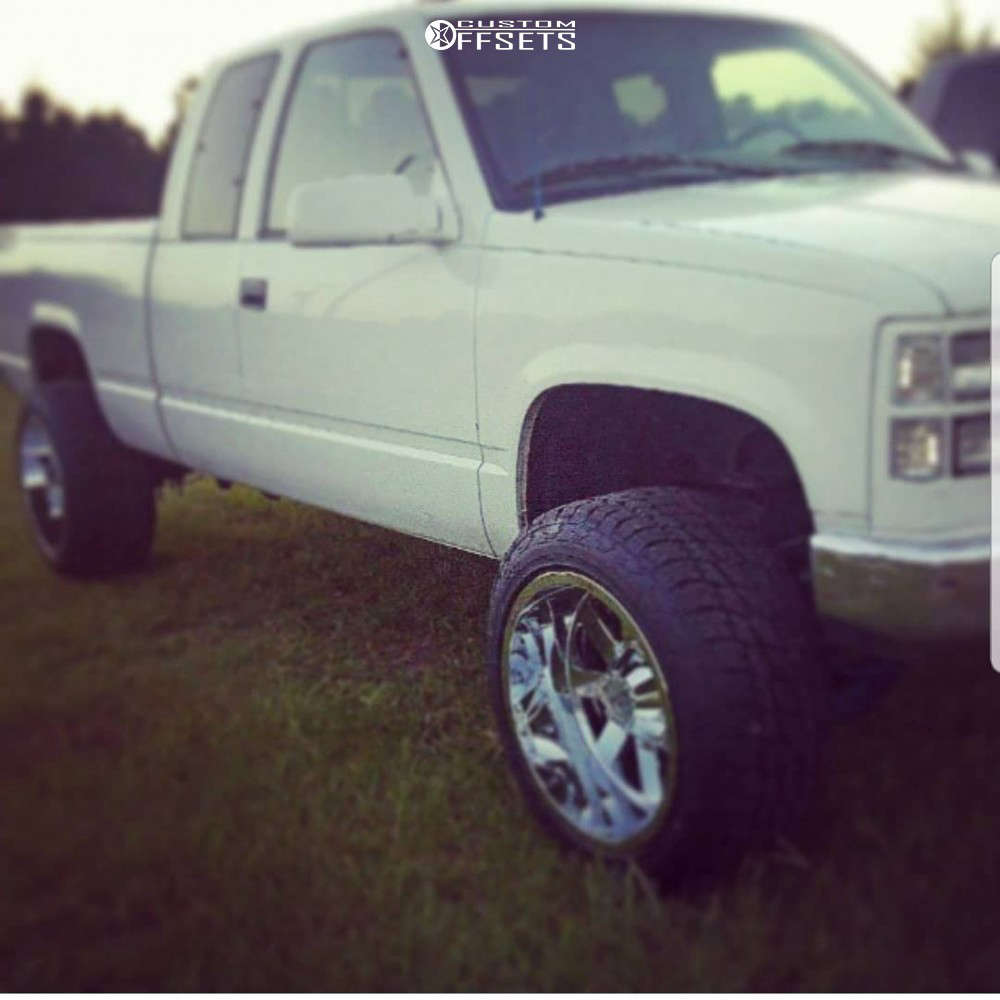 1996 GMC C1500 with 20x12 -44 Moto Metal Mo962 and 285/55R20 Nitto ...