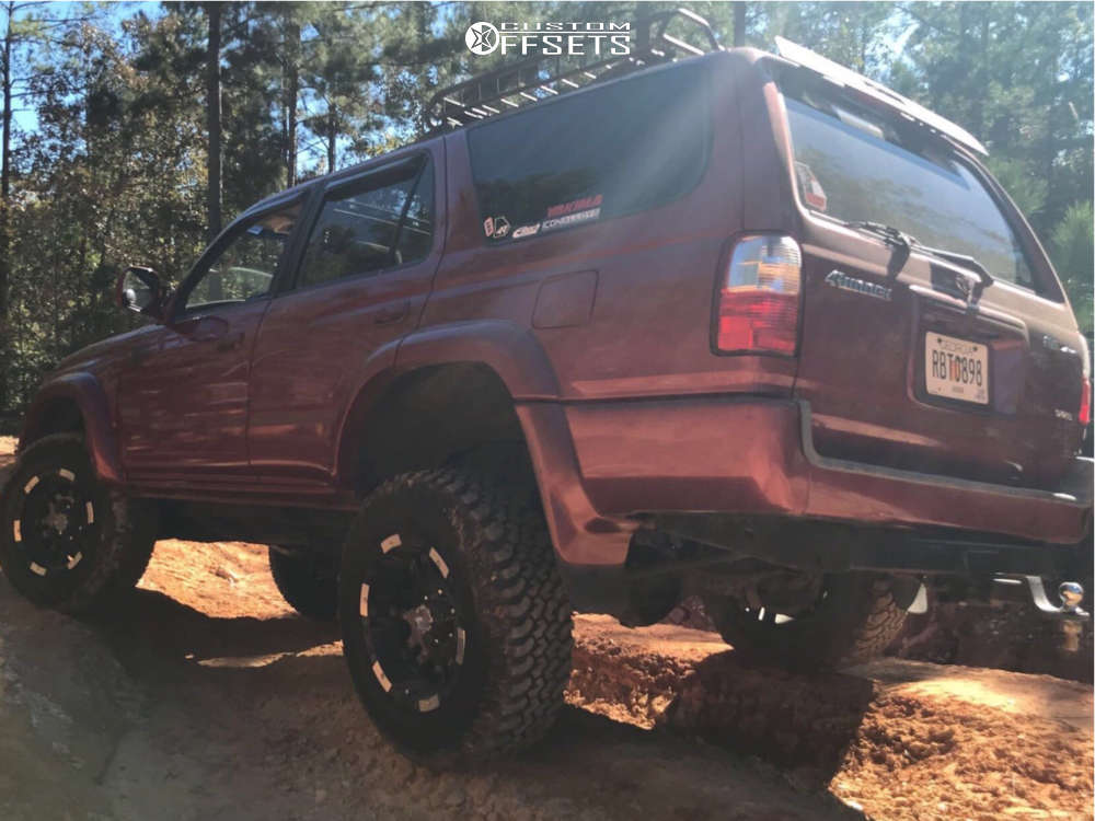 2002 Toyota 4Runner with 17x9 -12 Moto Metal Mo951 and 265/70R17 ...