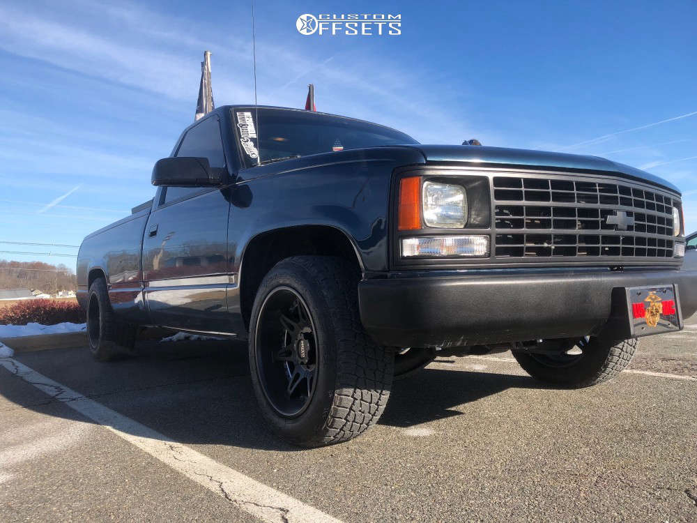 1988 Chevrolet C1500 with 18x10 -24 Moto Metal Mo961 and 255/55R18 ...