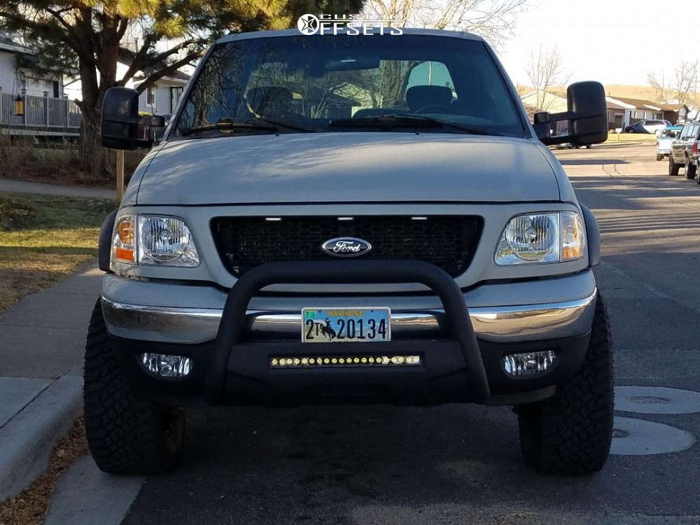 2001 Ford F-150 with 18x9 -12 Panther Offroad 580 and 33/12.5R18 Atturo ...