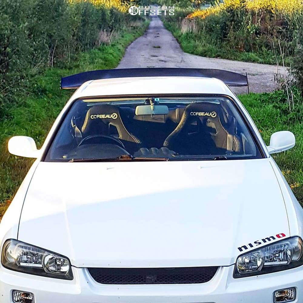 1998 Nissan Skyline R34 with 18x9.5 Rota Grid and 245/35R18 Pirelli ...