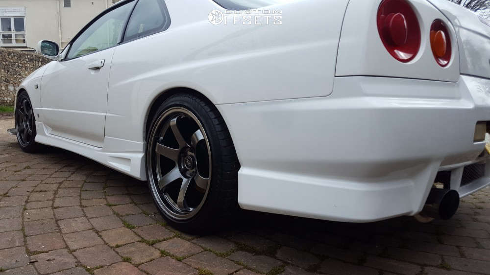 1998 Nissan Skyline R34 with 18x9.5 Rota Grid and 245/35R18 Pirelli ...