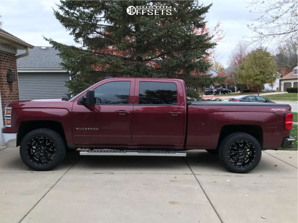 2015 Chevrolet Silverado 1500 with 20x9 -12 Ultra Hunter and 33/12.5R20 ...