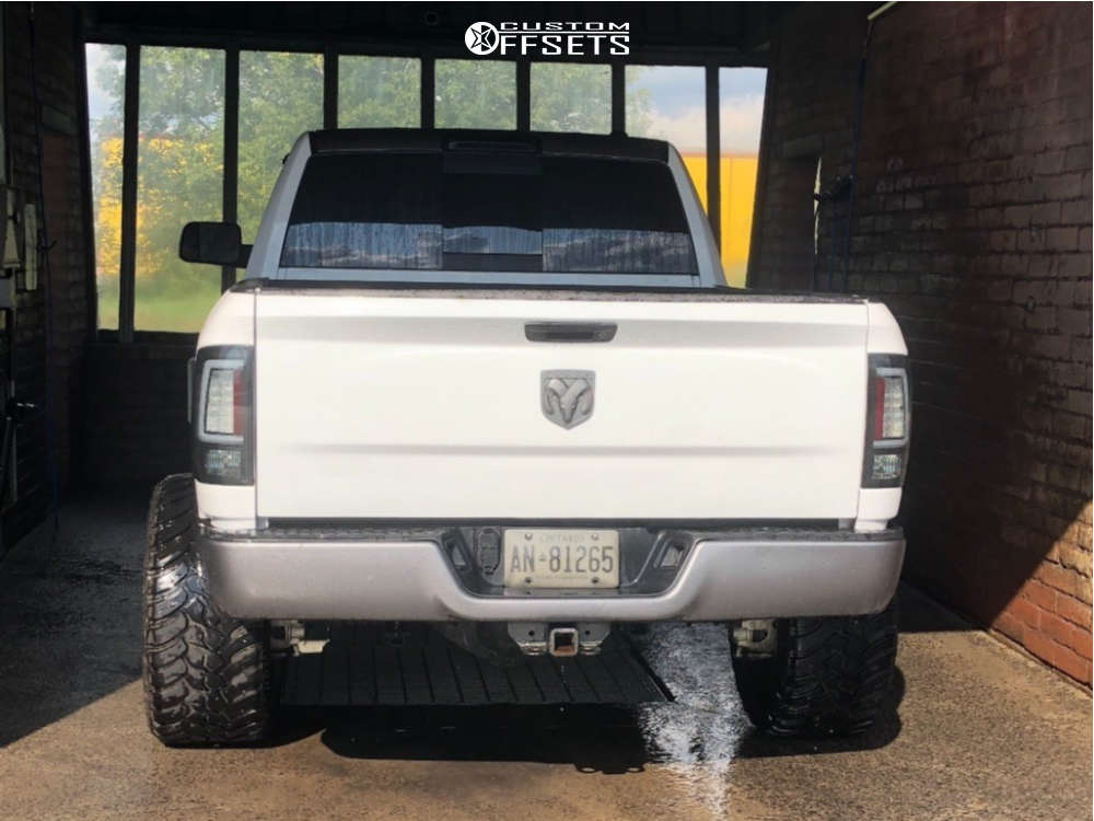 2010 Dodge Ram 2500 with 24x14 -76 Dropstars 654bm and 35/13.5R24 AMP ...