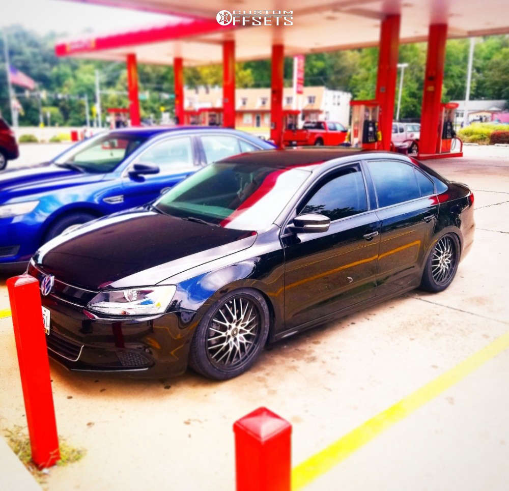 2014 Volkswagen Jetta with 18x8 45 Konig Lace and 225/45R18 Delinte D7 ...