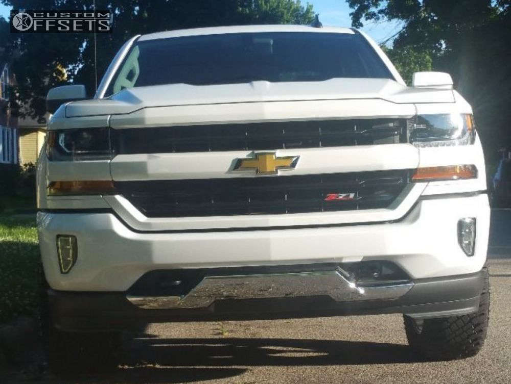 2016 Chevrolet Silverado 1500 with 20x9 0 Hostile Havoc and 33/12.5R20 ...
