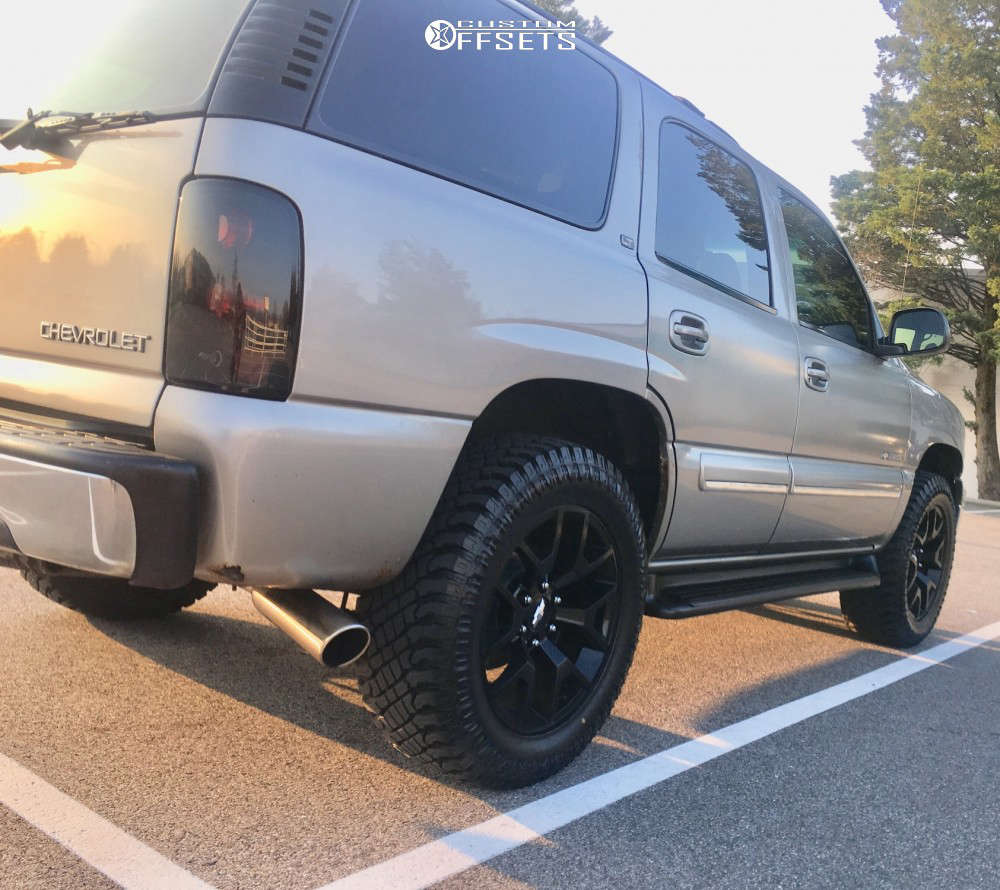 2003 Chevrolet Tahoe with 20x9 27 OE Performance 169 and 275/45R20 ...