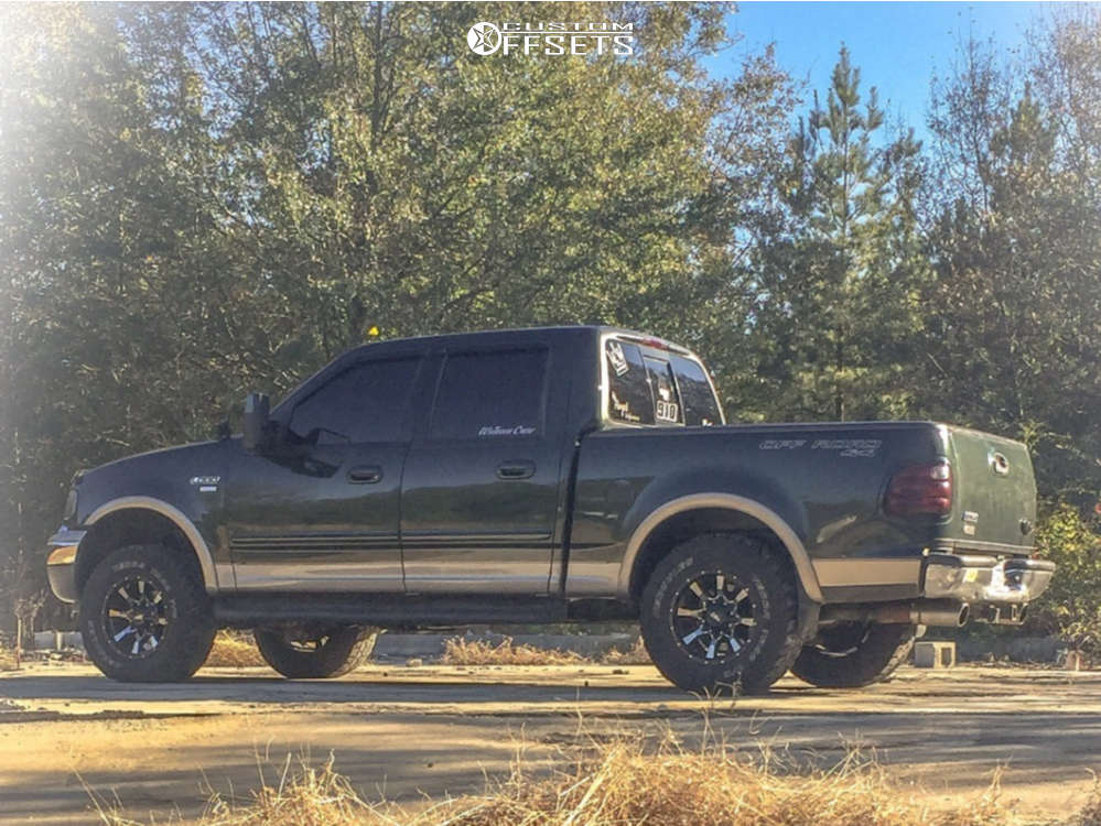 2001 Ford F-150 with 17x9 -12 Moto Metal Mo970 and 285/70R17 Hercules ...