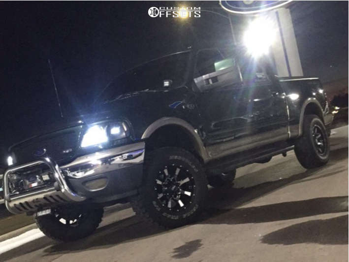 2001 Ford F-150 with 17x9 -12 Moto Metal Mo970 and 285/70R17 Hercules ...