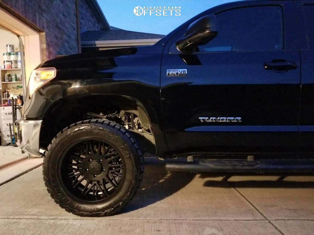 2015 Toyota Tundra with 20x10 -25 Cali Offroad Rawkon and 33/12.5R20 ...