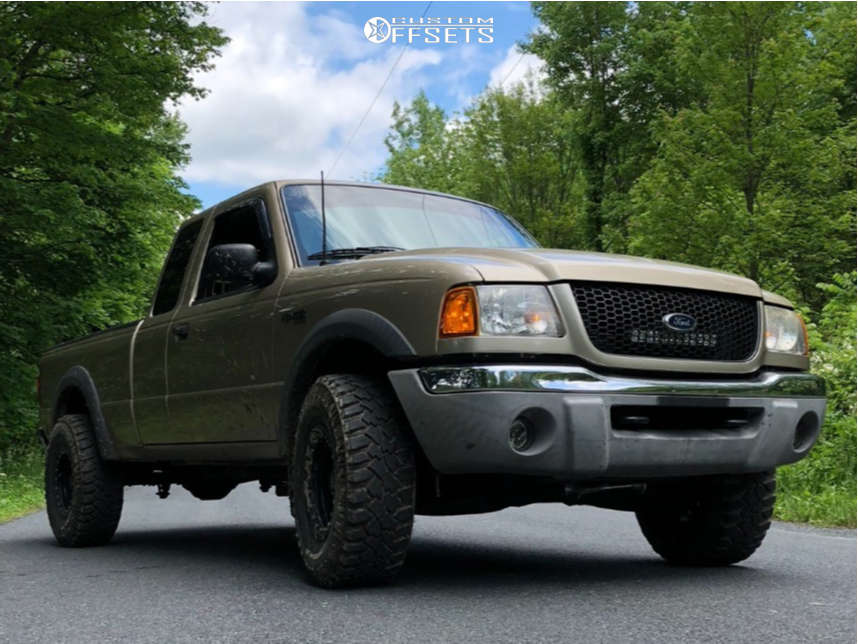2001 Ford Ranger with 15x8 -19 Pro Comp Series 252 and 31/10.5R15 ...