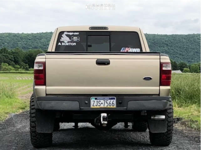 2001 Ford Ranger with 15x8 -19 Pro Comp Series 252 and 31/10.5R15 ...