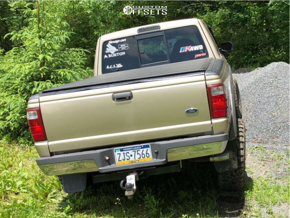 2001 Ford Ranger with 15x8 -19 Pro Comp Series 252 and 31/10.5R15 ...