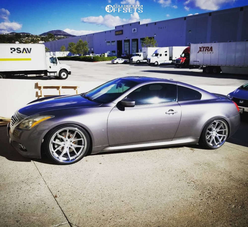2011 INFINITI G37 with 20x10.5 25 Ferrada FR2 and 245/35R20 Delinte D7 ...