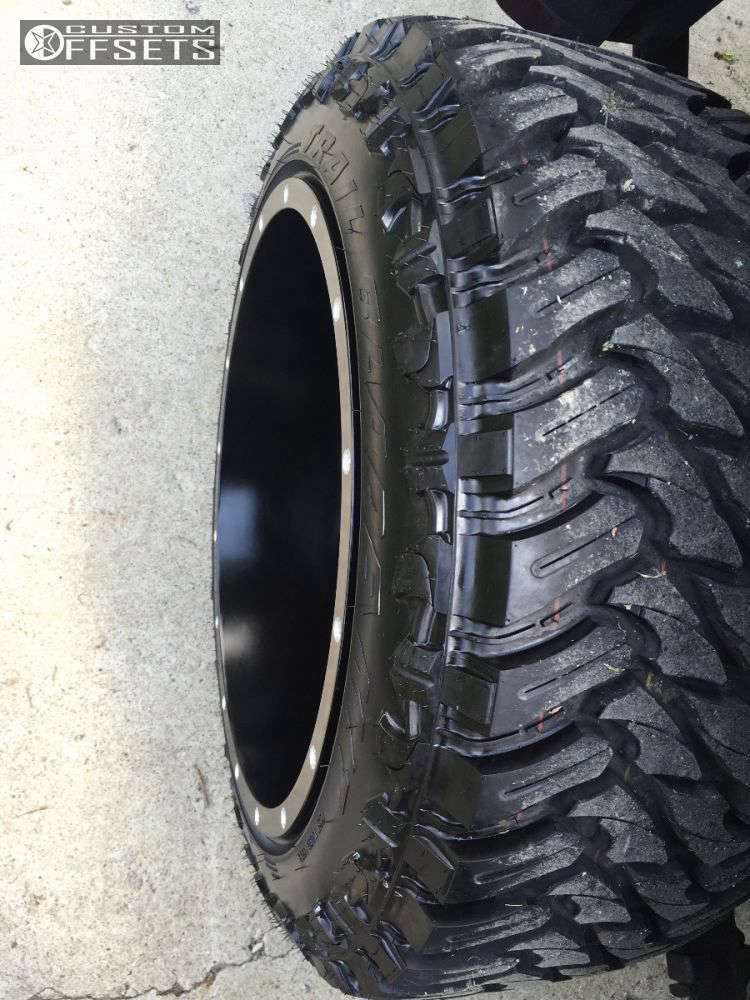 2005 GMC Canyon with 20x12 -44 TIS 535B and 285/50R20 Atturo Trail ...