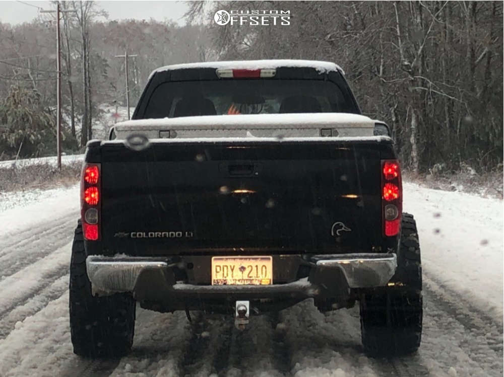 2007 Chevrolet Colorado with 17x9 -12 XD Addict and 33/12.5R17 ...