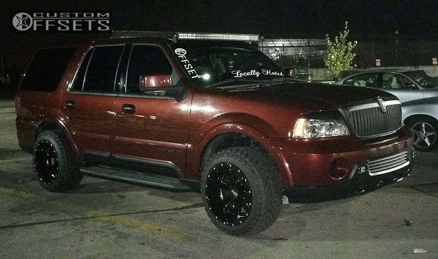 2003 Lincoln Navigator with 20x12 -44 Moto Metal MO962 and 285/50R20 ...