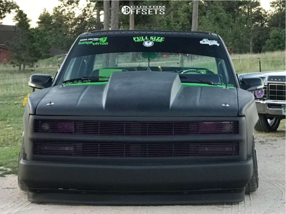 1988 Chevrolet C2500 with 22x12 -44 Hostile Hammered and 305/35R22 ...