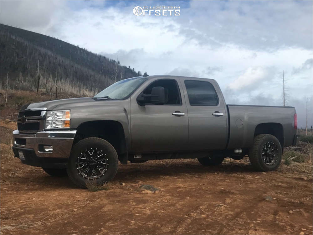 2011 Chevrolet Silverado 2500 HD with 18x9 12 Ultra Hunter and 255 ...