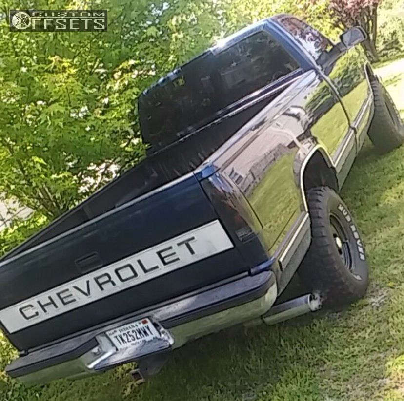 1996 Chevrolet C1500 with 15x7 0 Pacer Soft 8 and 33/12.5R15 Dunlop Mud ...