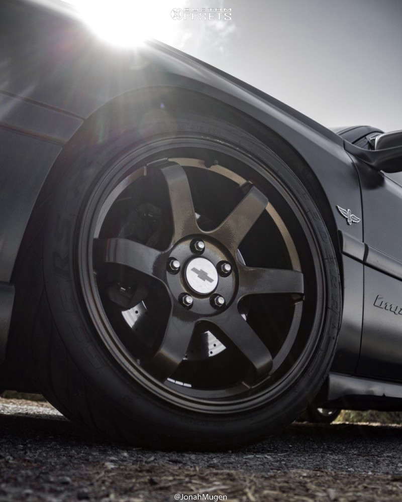 2004 Chevrolet Impala with 18x9.5 35 MST Mt01 and 245/40R18 Federal ...