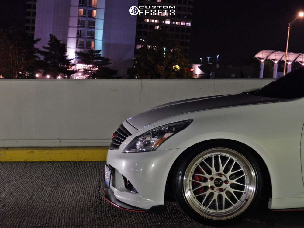 2013 INFINITI G37 with 19x9.5 35 JNC JNC005 and 225/40R19 Westlake Sa07 ...