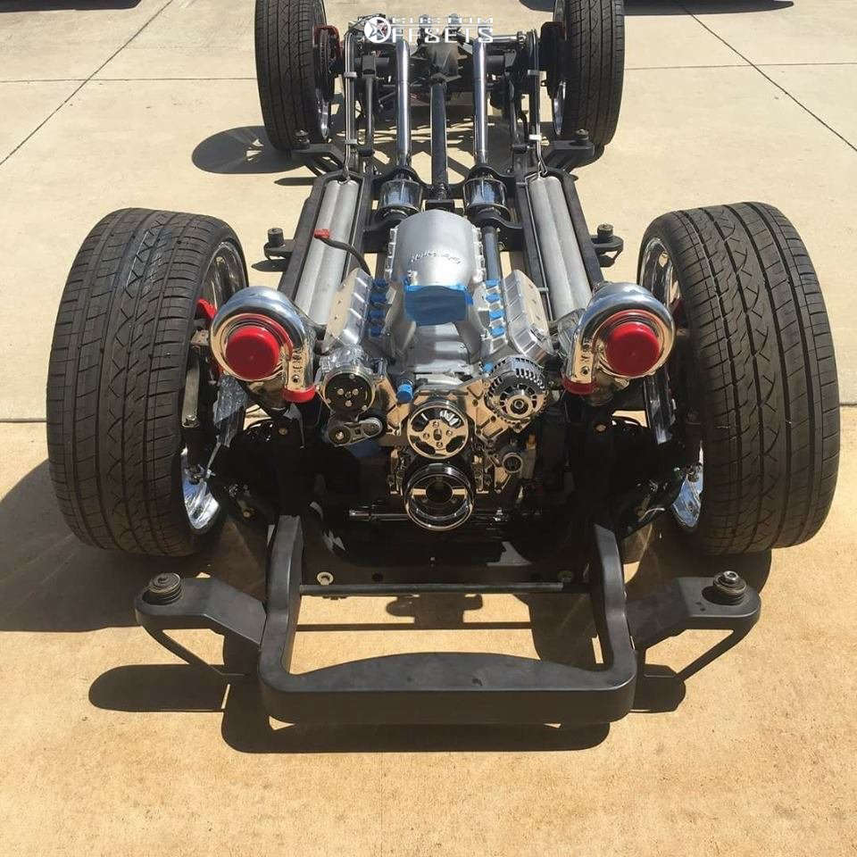 2002 Chevrolet Avalanche with 28x10 -25 Intro Wheels Spyder and 295 ...