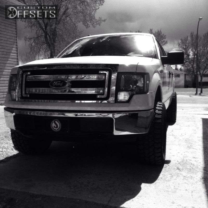 2013 Ford F-150 with 18x9 Pro Comp 7033 and 33/9.5R18 Pro Comp Extreme ...