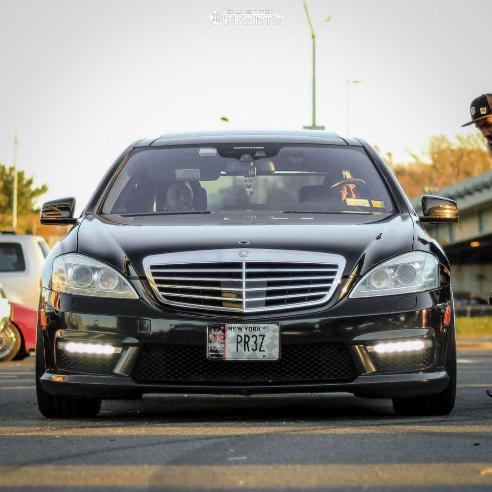 2013 Mercedes-Benz S63 AMG with 21x10 30 Rotiform Kps and 255/35R21 ...