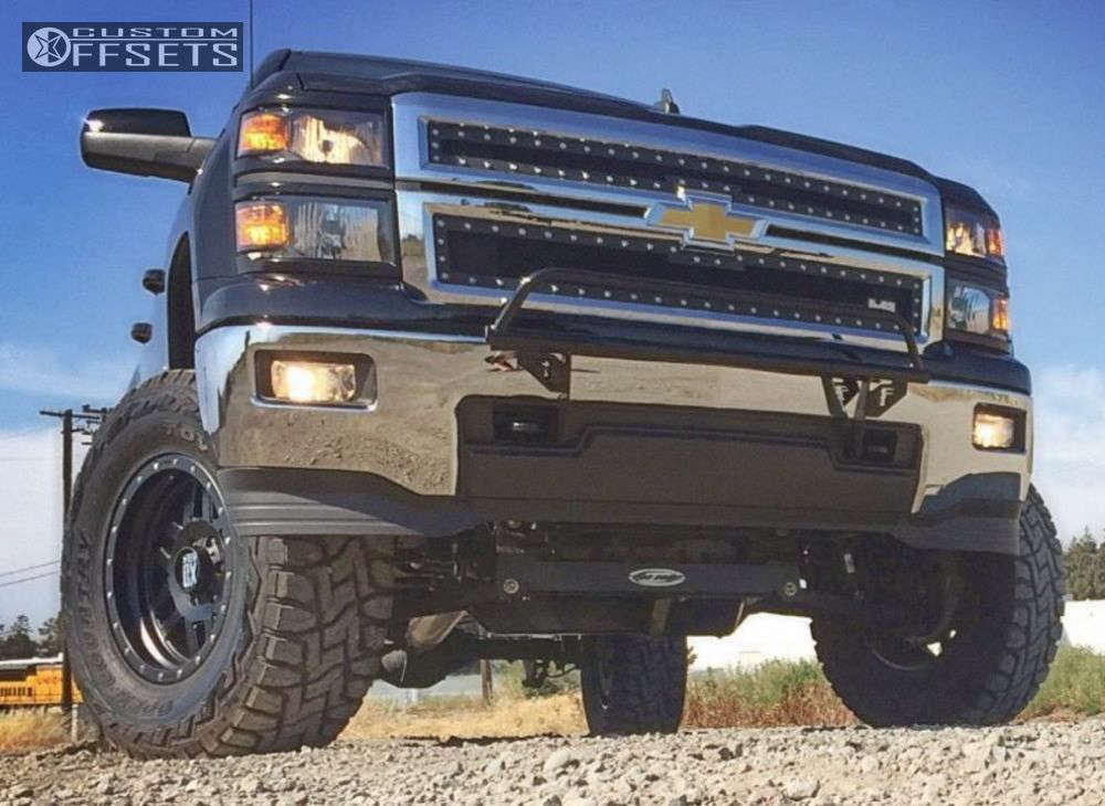 2015 Chevrolet Silverado 1500 with 18x9 -12 XD Xd128 and 35/12.5R18 ...