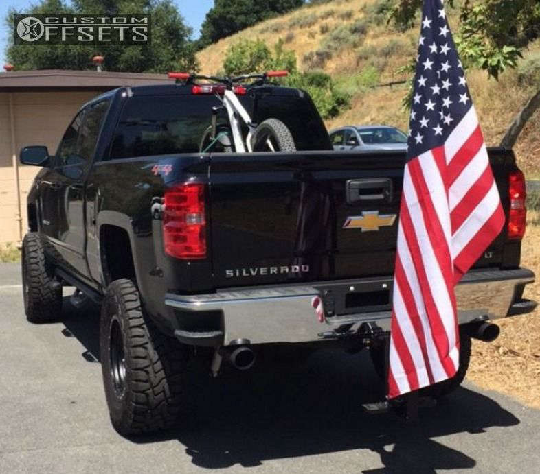 2015 Chevrolet Silverado 1500 with 18x9 -12 XD Xd128 and 35/12.5R18 ...
