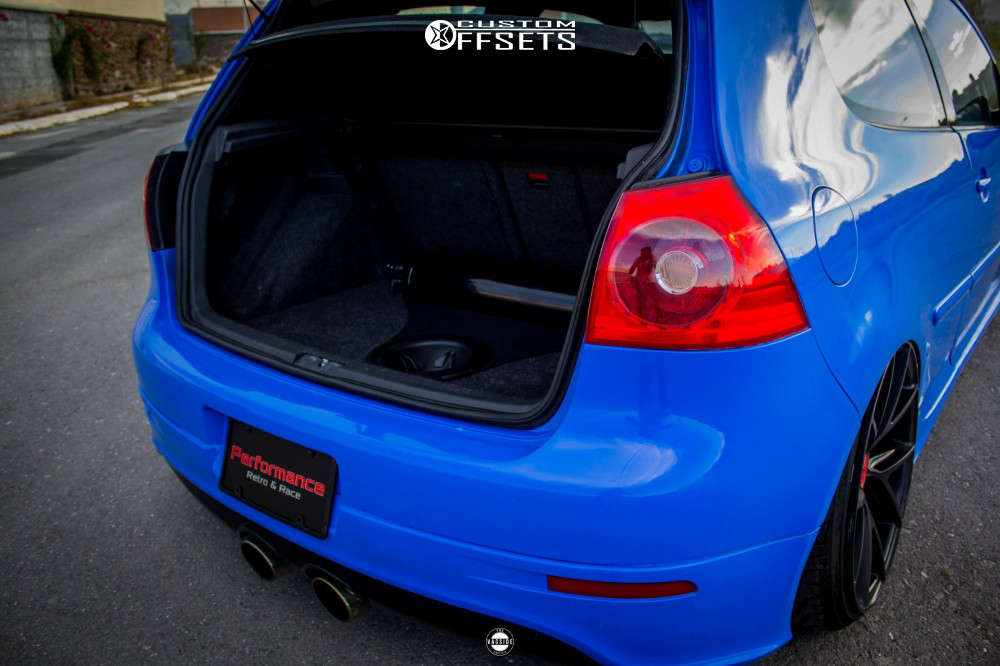 2007 Volkswagen GTI with 18x8 30 Niche Misano and 215/35R18 Wanli S ...