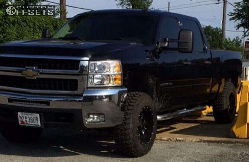 2009 Chevrolet Silverado 2500 HD with 18x10 -24 Moto Metal MO970 and ...