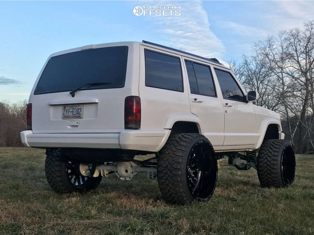 1997 Jeep Cherokee with 24x14 0 Fuel Stroke and 33/12.5R24 Comforser ...