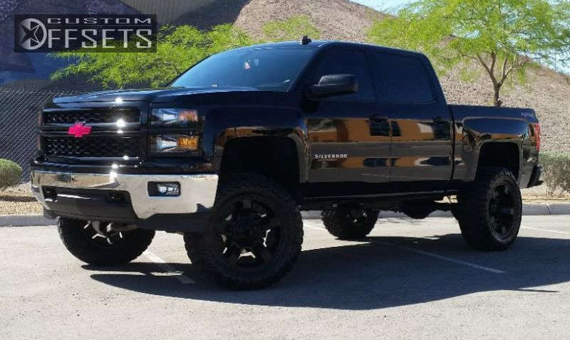 2014 Chevrolet Silverado 1500 with 20x9 -12 XD Rockstar II and 35/12 ...