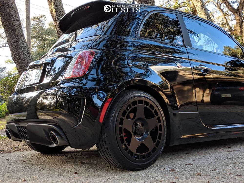 2015 Fiat 500 with 17x7.5 35 Fifteen52 Turbomac and 205/40R17 Firestone ...