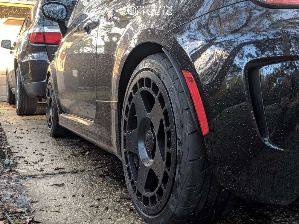 2015 Fiat 500 with 17x7.5 35 Fifteen52 Turbomac and 205/40R17 Firestone ...