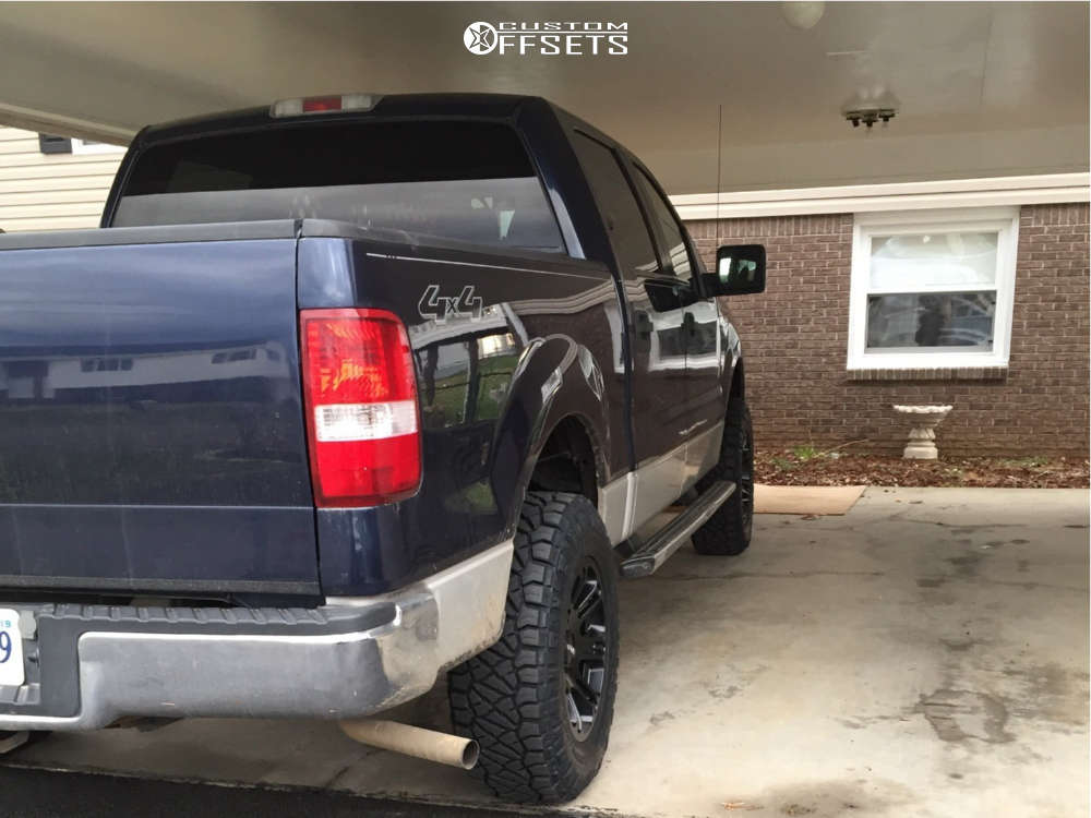 2005 Ford F-150 with 17x9 Helo He904 and 275/70R17 Nitto Ridge Grappler ...