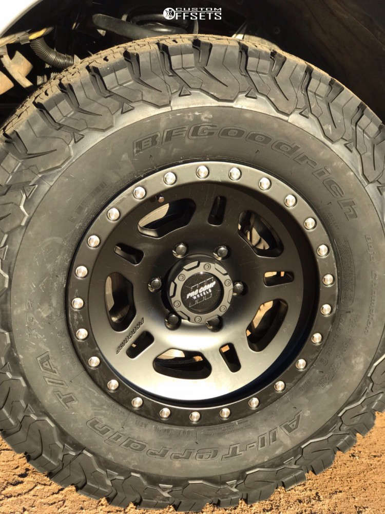 2005 Toyota Tacoma with 16x8 0 Pro Comp Series 29 and 265/75R16 ...