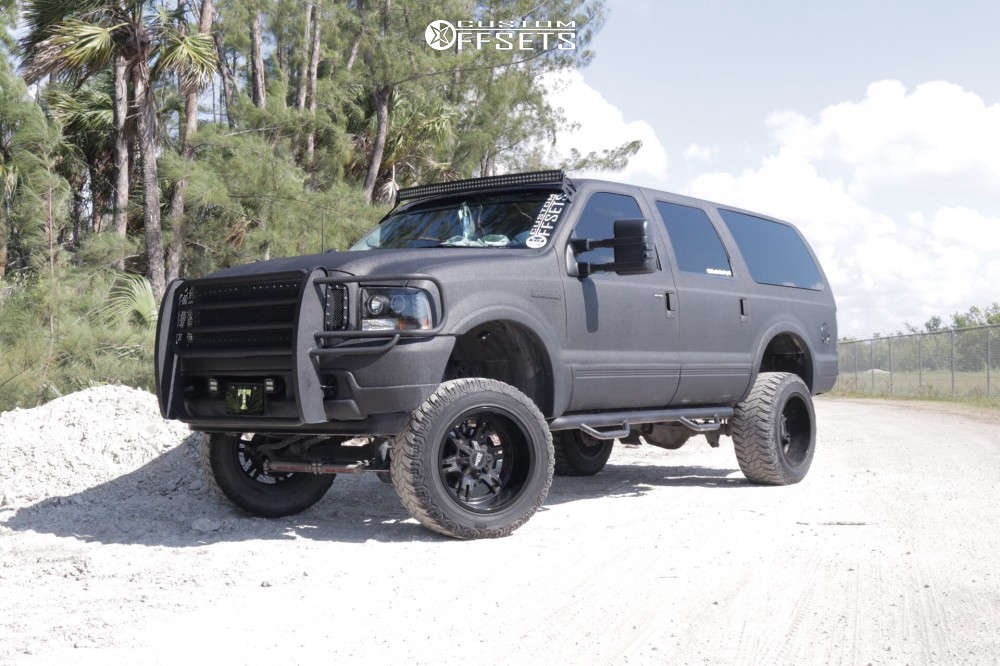2000 Ford Excursion with 20x12 -44 Moto Metal Mo969 and 35/12.5R20 ...