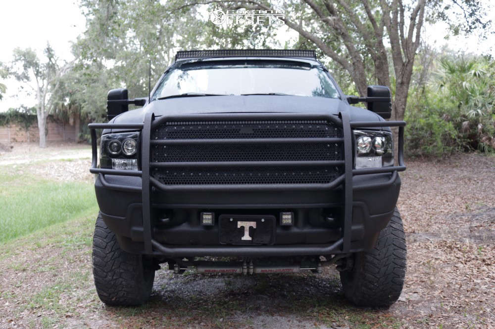 2000 Ford Excursion with 20x12 -44 Moto Metal Mo969 and 35/12.5R20 ...