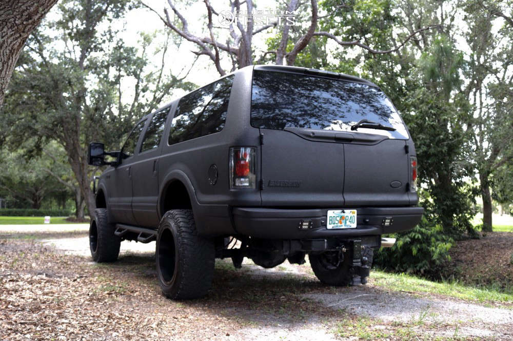 2000 Ford Excursion with 20x12 -44 Moto Metal Mo969 and 35/12.5R20 ...
