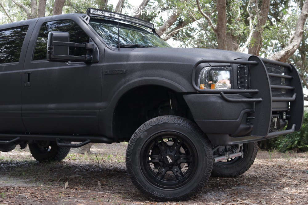 2000 Ford Excursion with 20x12 -44 Moto Metal Mo969 and 35/12.5R20 ...