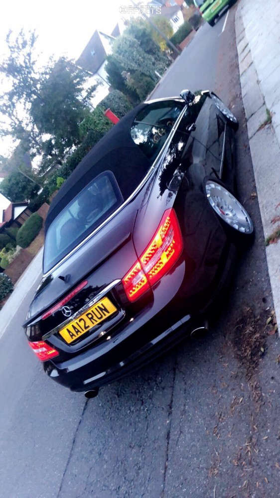 2012 Mercedes-Benz E300 with 19x8.5 35 Rotiform Ccv and 225/35R19 ...