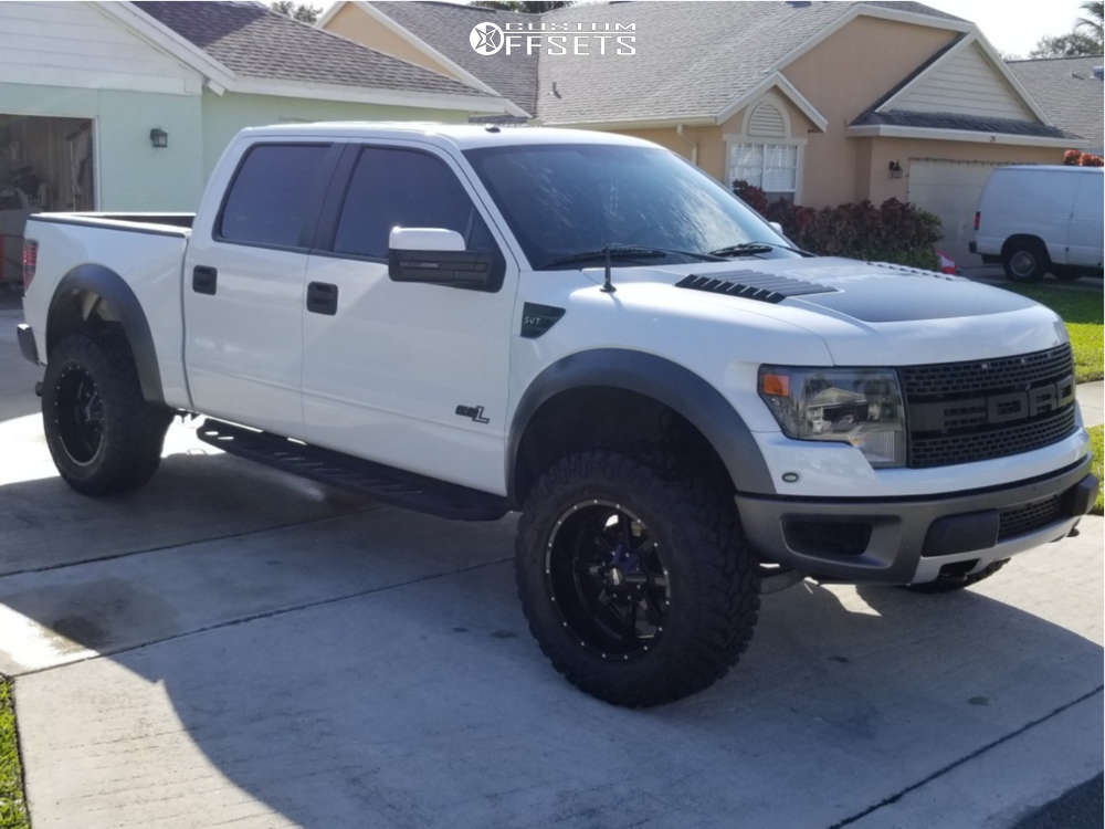 2013 Ford Raptor with 20x10 -24 Moto Metal Mo970 and 35/12.5R20 Nitto ...