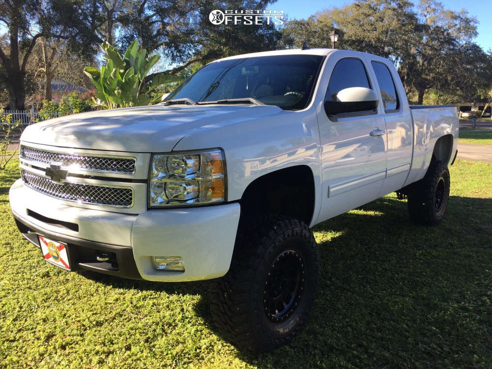 2013 Chevrolet Silverado 1500 with 17x8.5 0 Method Nv and 35/12.5R17 ...