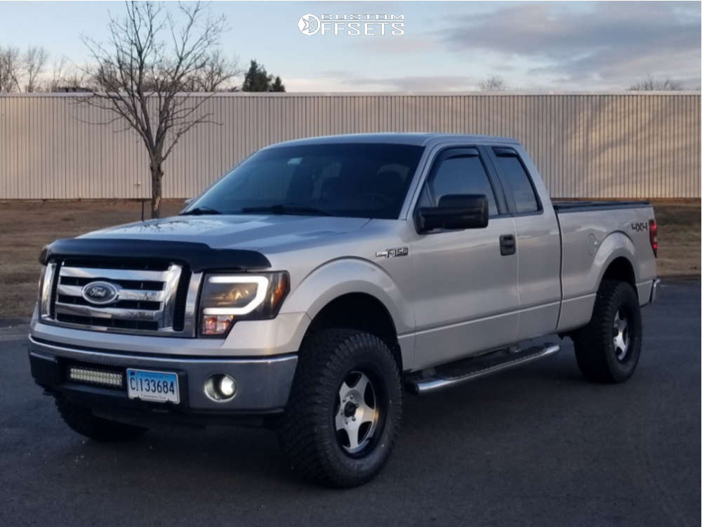 2010 Ford F-150 with 18x9 0 American Racing Ar923 and 33/12.5R18 Atturo ...