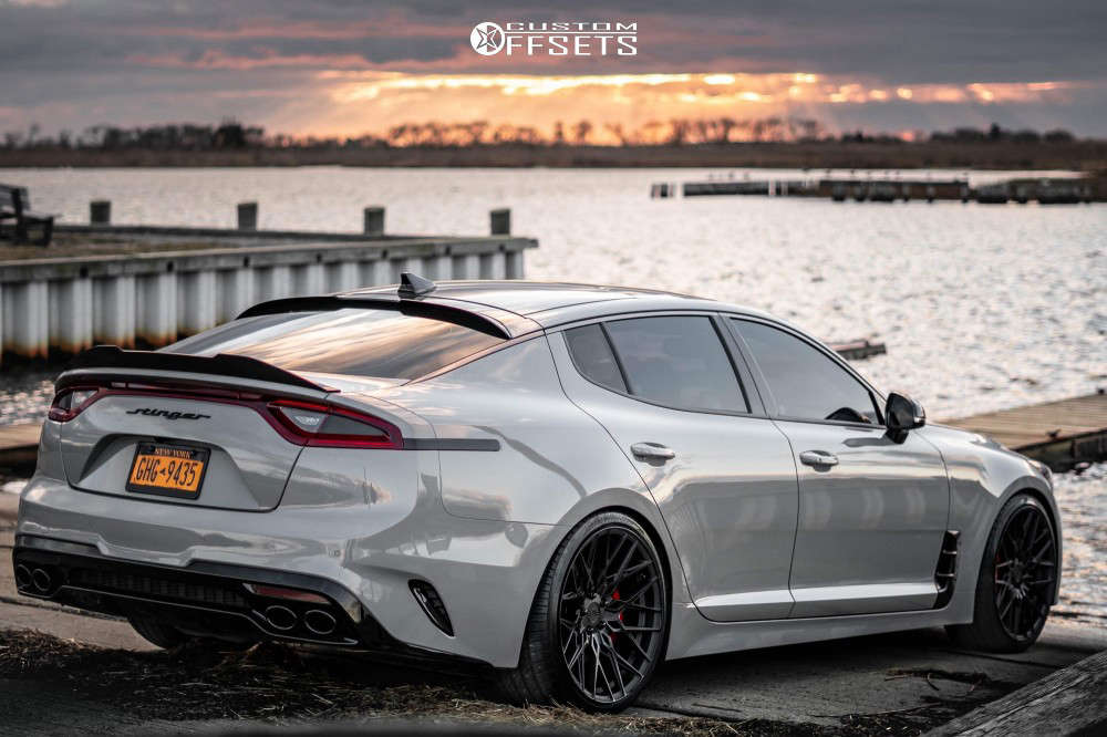 2018 Kia Stinger with 20x9 32 XO PHOENIX and 245/35R20 Nankang NS-25 ...